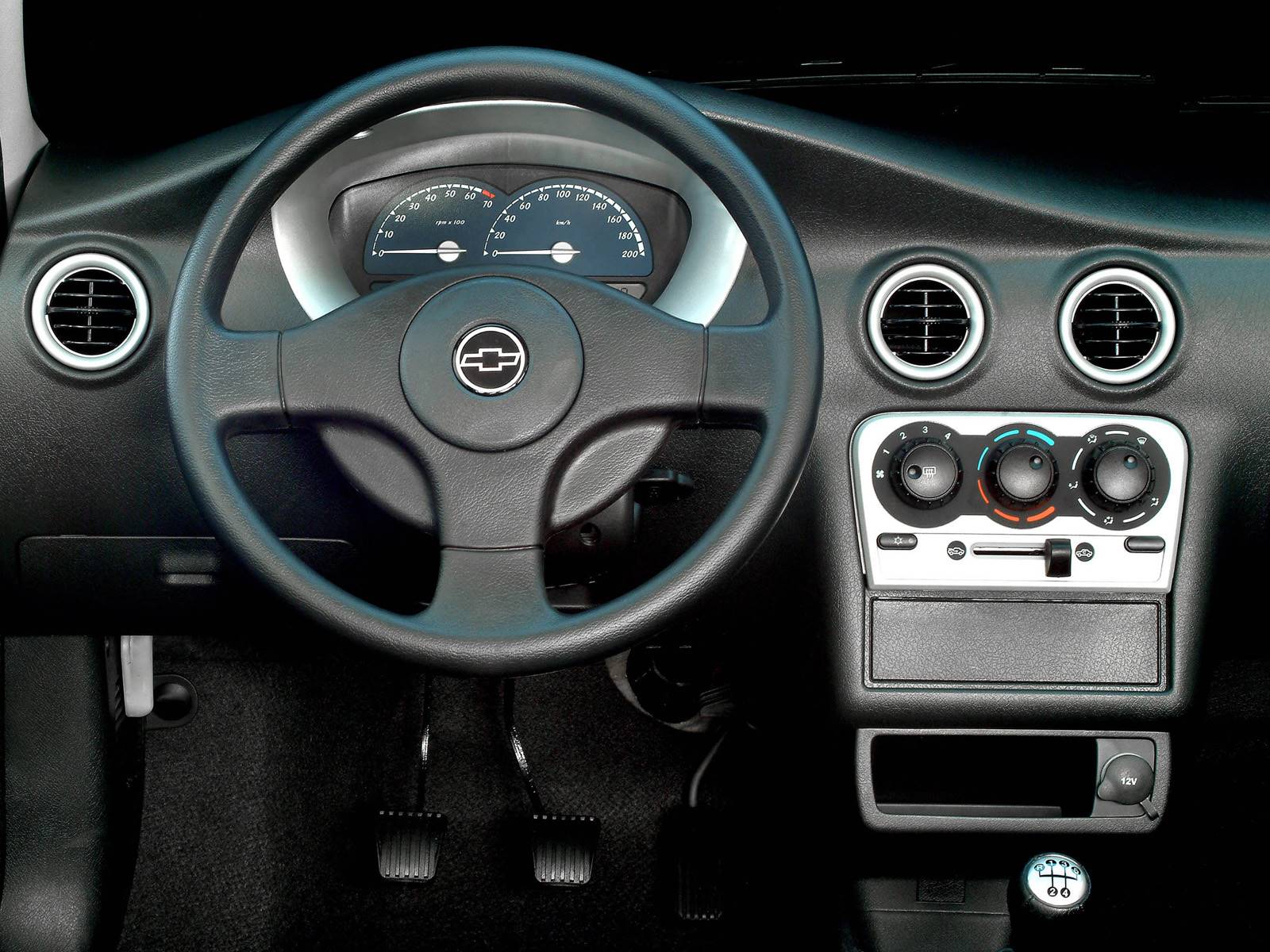 Chevrolet Celta 1.0 2001: fotos, preços e consumo