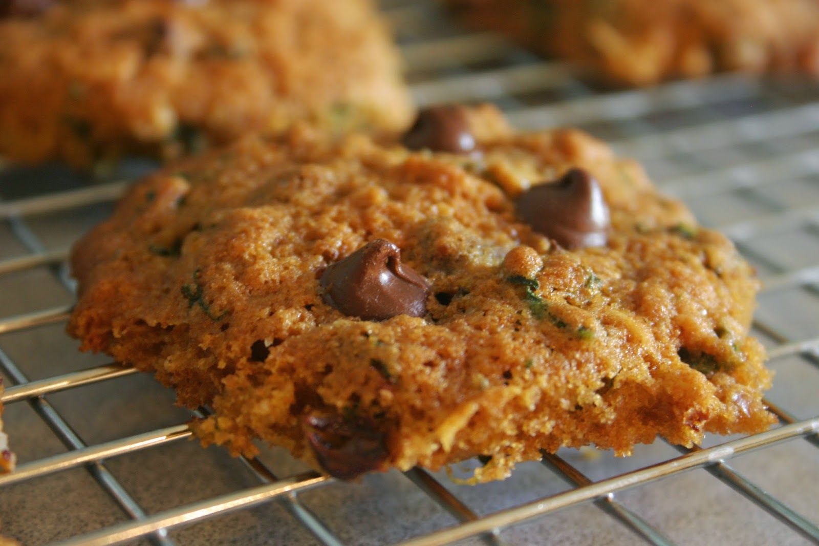 Effortnesslessly: Kale Chocolate Chip Cookie