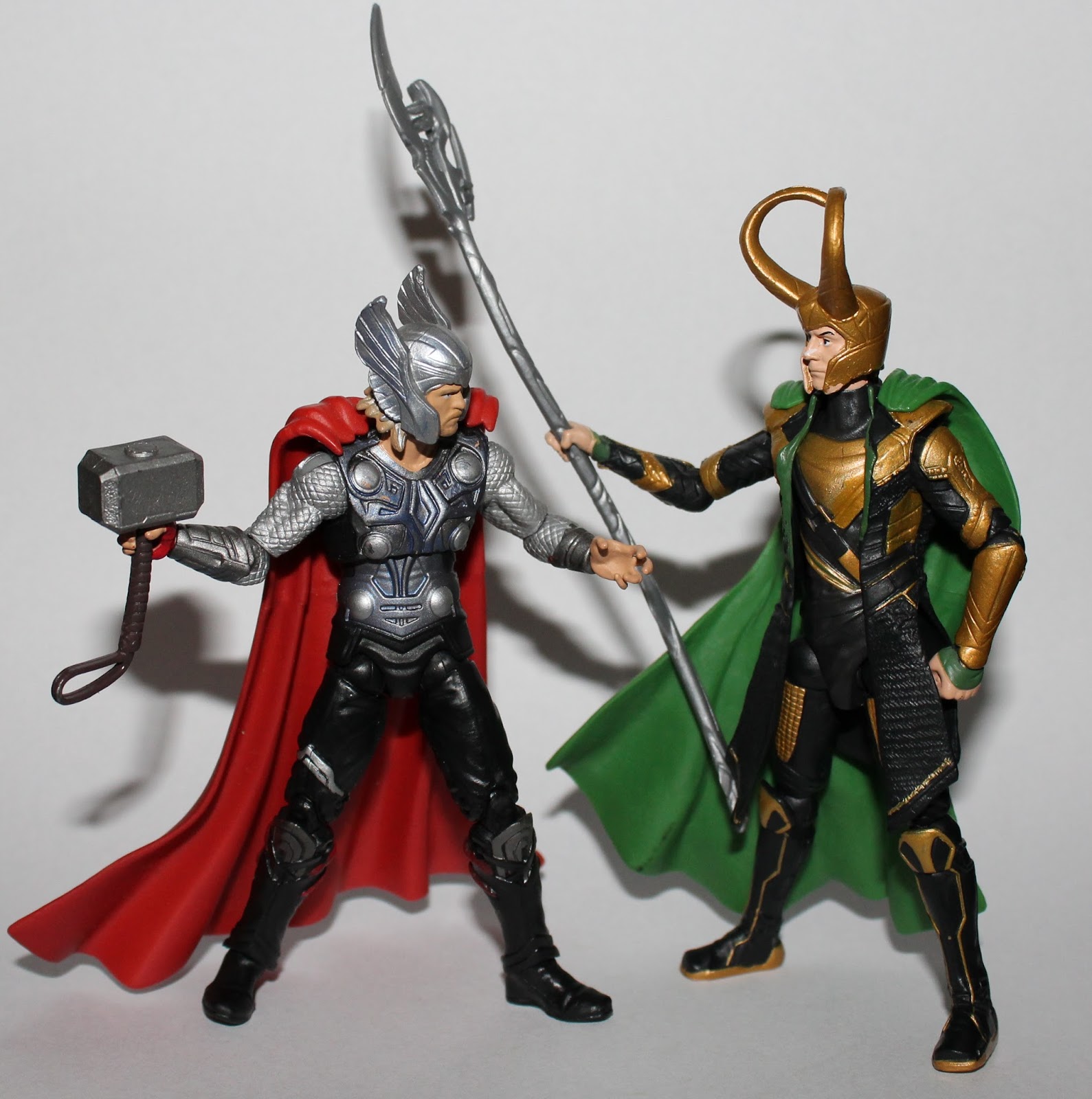 Figuras de Acción A Go-Gó: LOKI (COSMIC SPEAR) (THE AVENGERS: MOVIE SERIES)