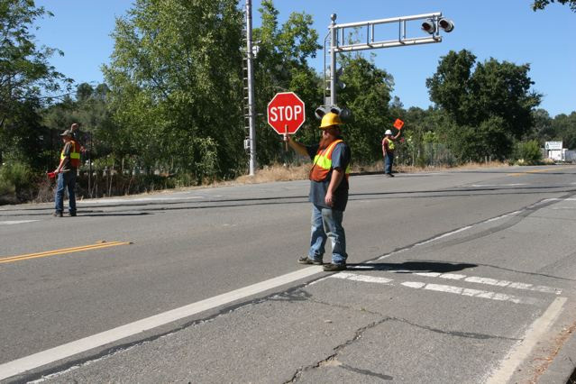 El Dorado Western Railway: Flagging the Mother Lode Drive grade crossing