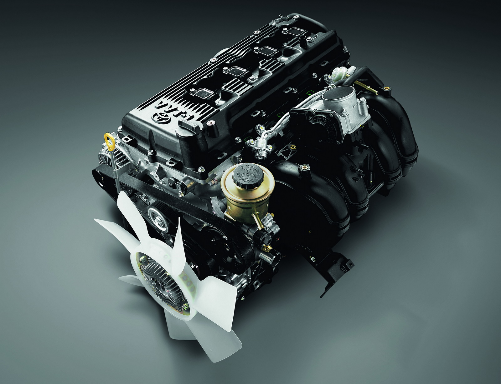 New Toyota Hilux : New design and more power