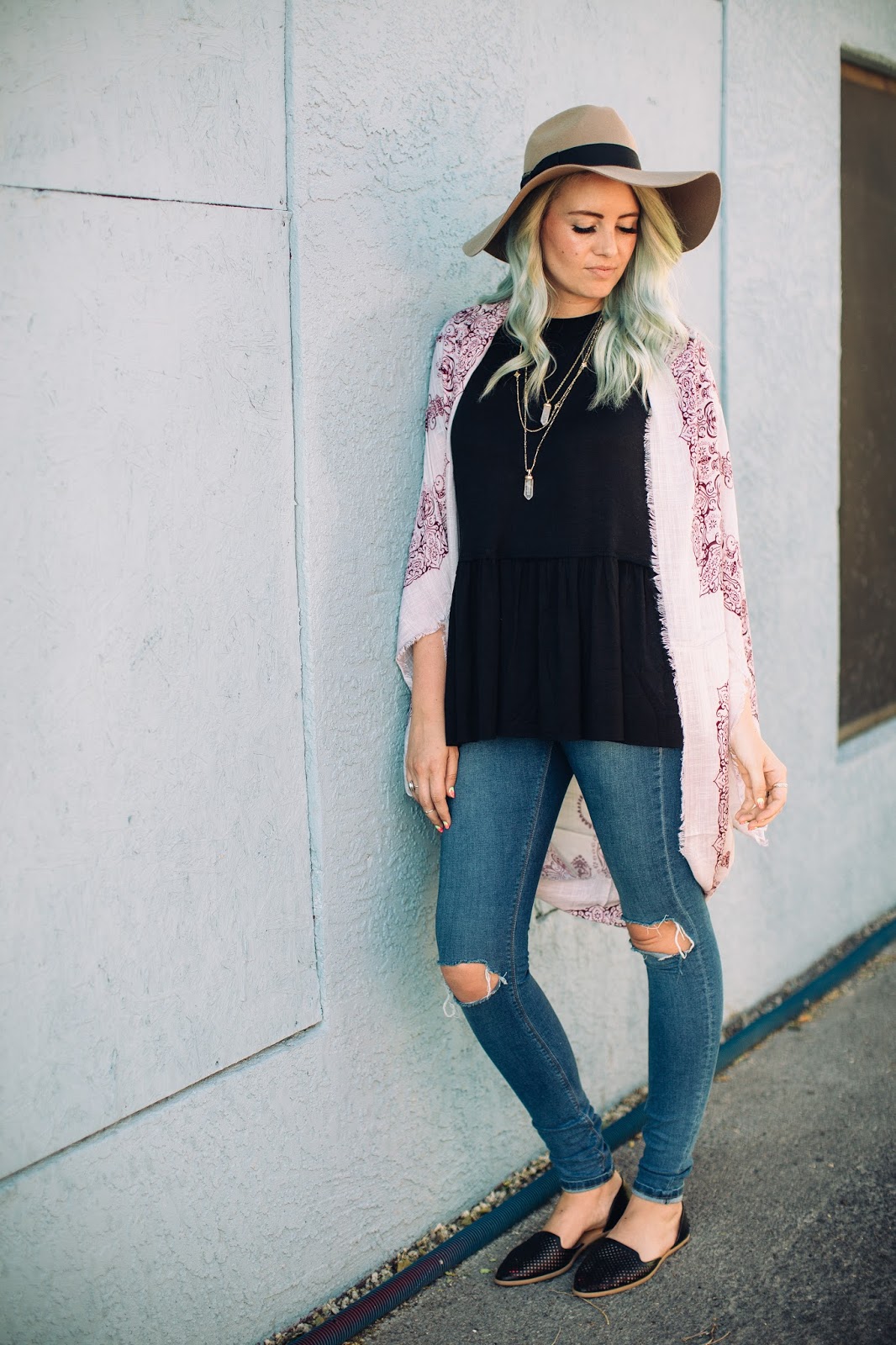 LIGHT LAYERING IN THE SUMMER | The Red Closet Diary