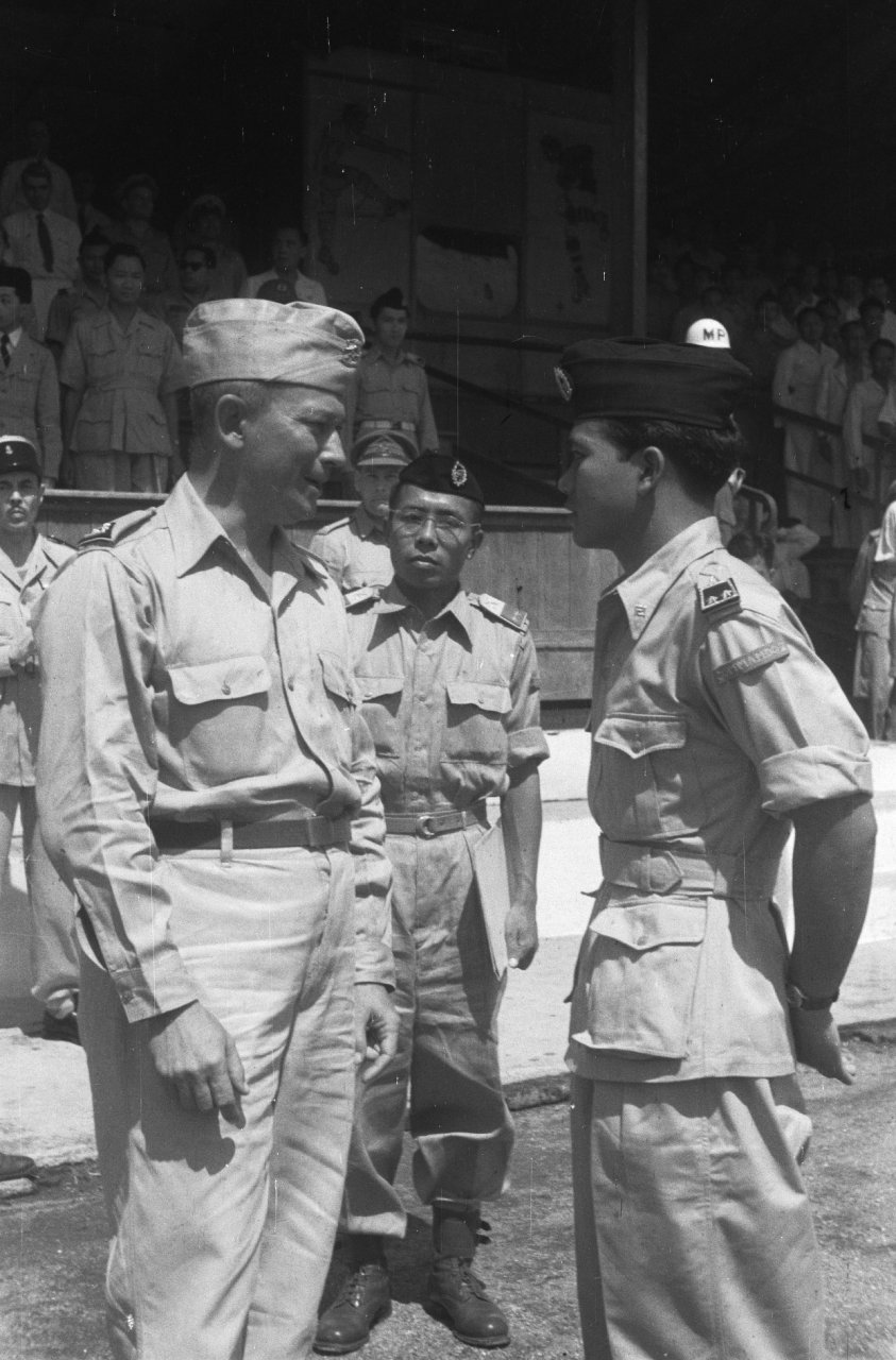 Indonesia Zaman Doeloe: Slamet Riyadi di acara serah terima kota Solo ...