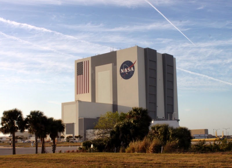 We Are The World: Kennedy Space Center's Vehicle Assembly Building Up ...