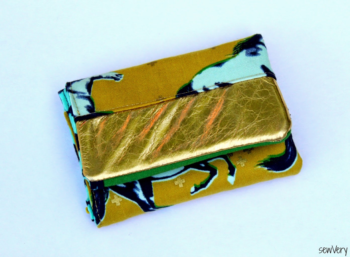 sewVery: Perfect Petal Purse & Pirates Treasure Wallet + Giveaway!