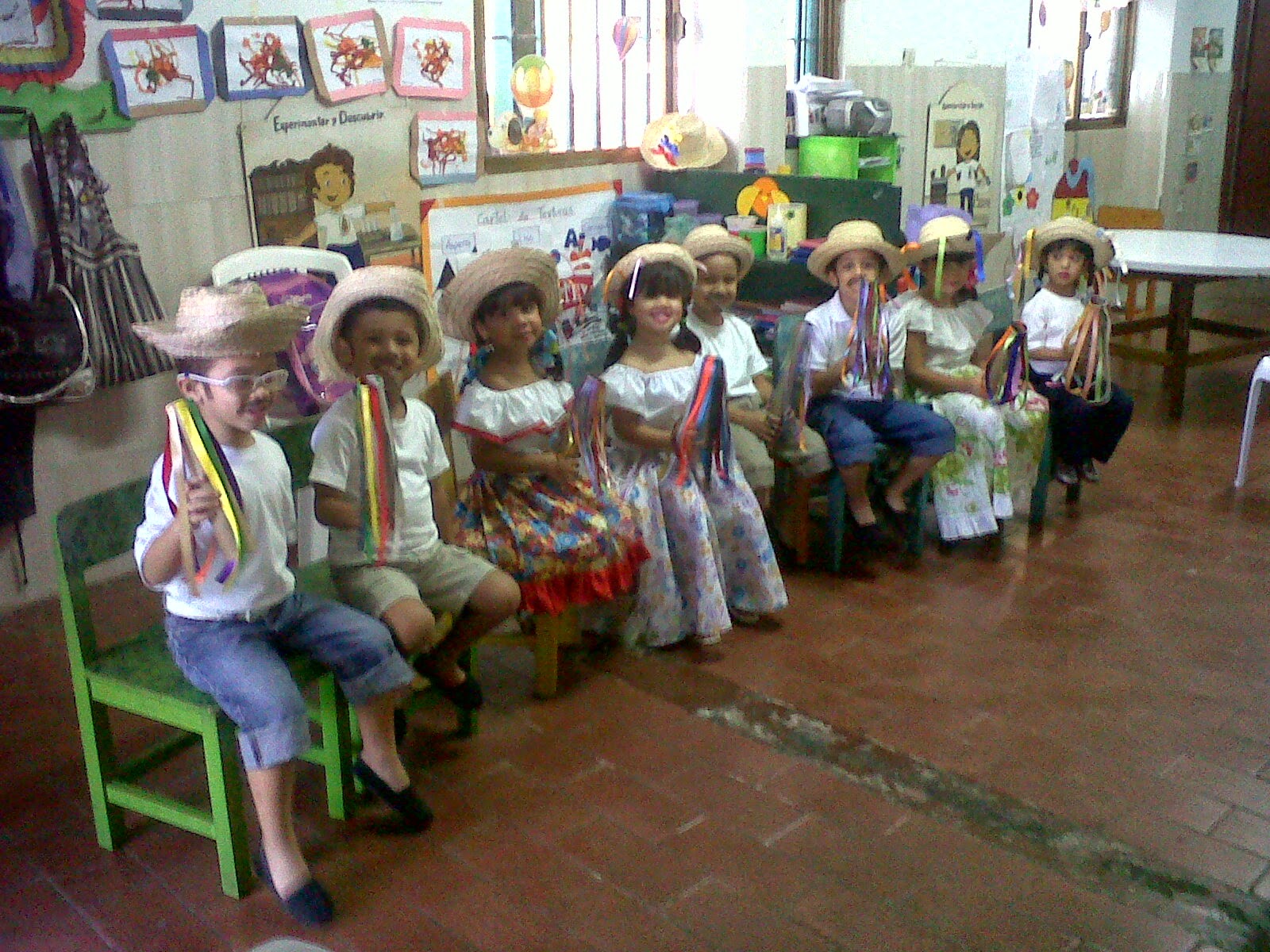 "Nuestras Vivencias en Sala II": Actividad Folklorica "El Sebucán"