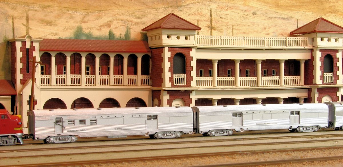 Needles Division Santa Fe RR N Scale: 1954 Santa Fe El Capitan in N Scale