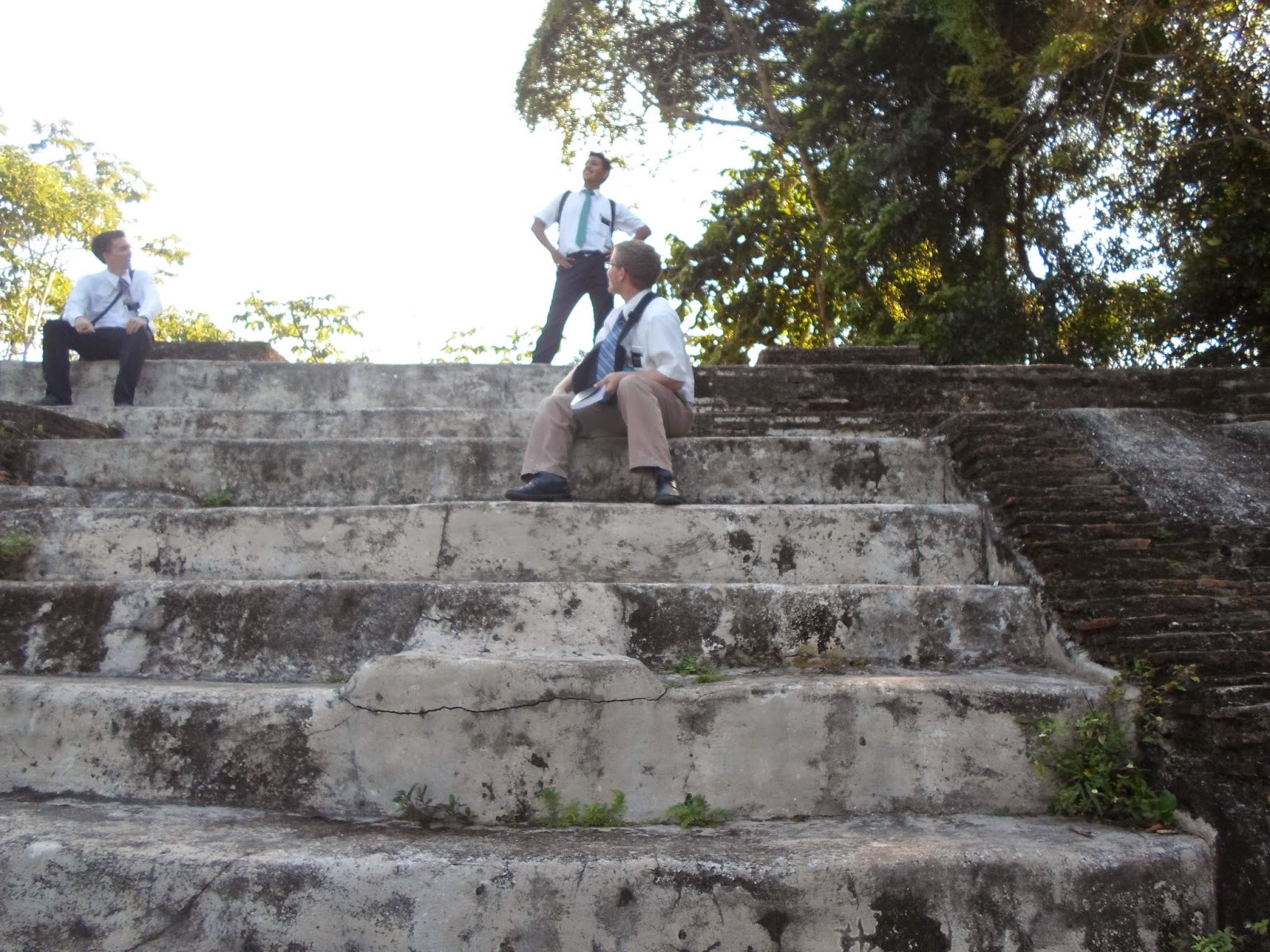 ELDER HUNTER DARREN DEVRIES