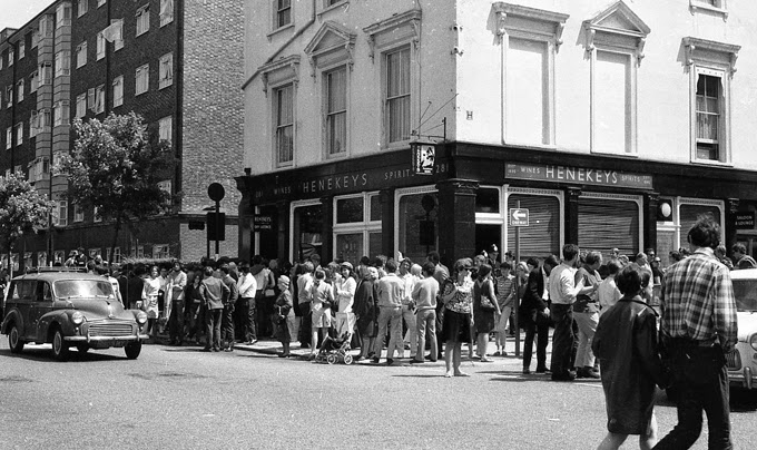 ON THE ROAD Archives: THE FAMOUS PUBS, HENEKEY’S AND FINCH’S, on ...