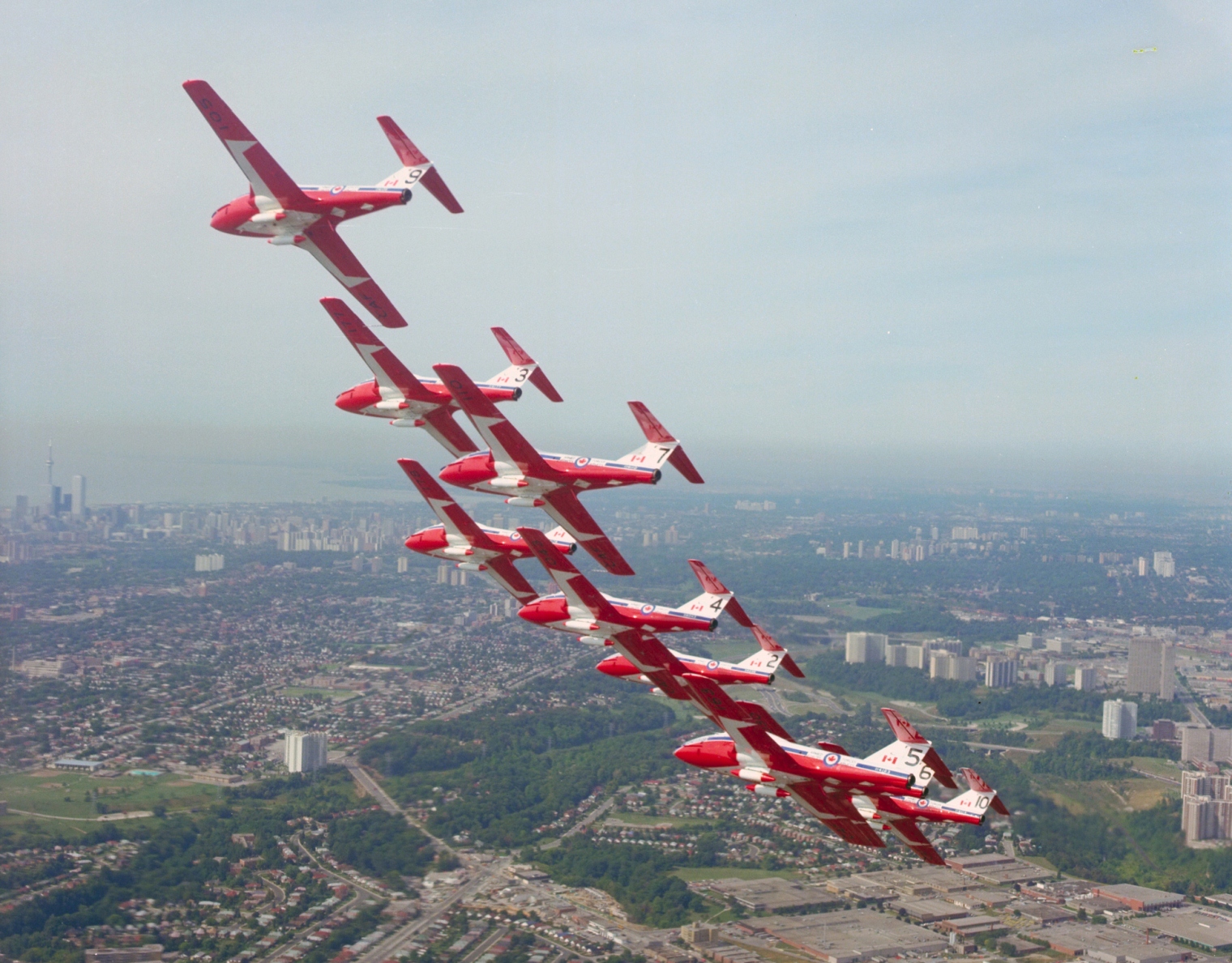 One Tank Trips: Snowbirds' Canadian Forces aerobatic team descends on ...
