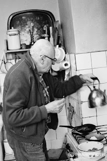 ΑΓΓΙΓΜΑ ΦΥΣΙΚΗΣ...: Σαν σήμερα ... 1989, πέθανε ο Ρώσος φυσικός και ...