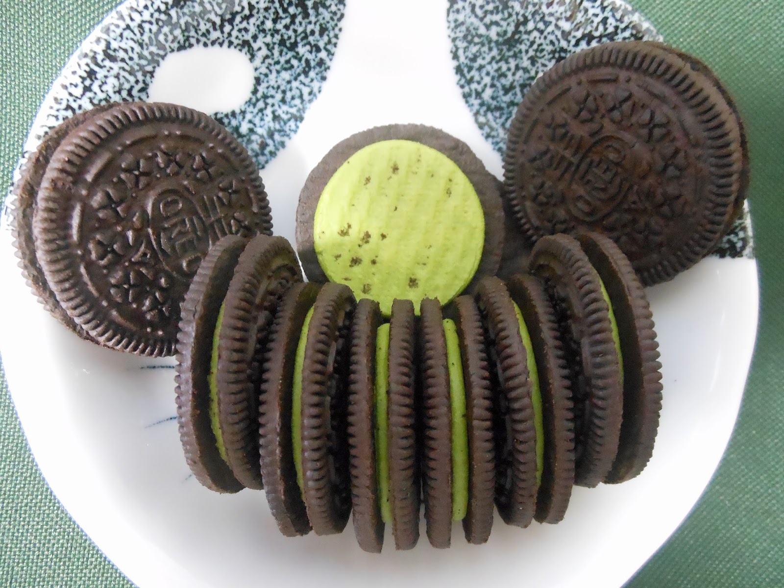 Hokkaido Kudasai: Japanese Oreo Cookies