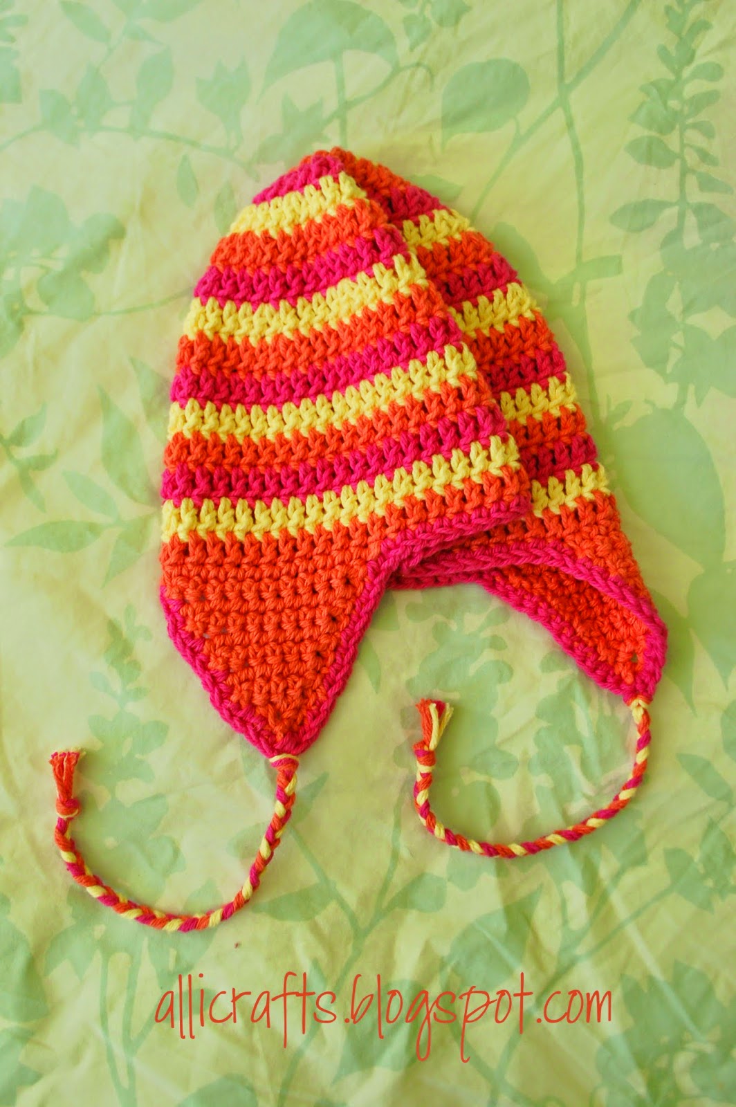 Alli Crafts: Free Pattern: Earflap Hat - Youth/Adult Small