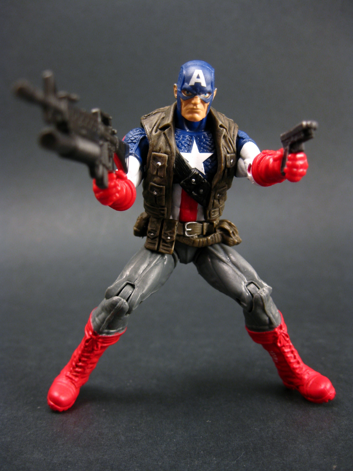 Chase Variant: The Avengers 3.75" Super Shield (Ultimates) Captain America