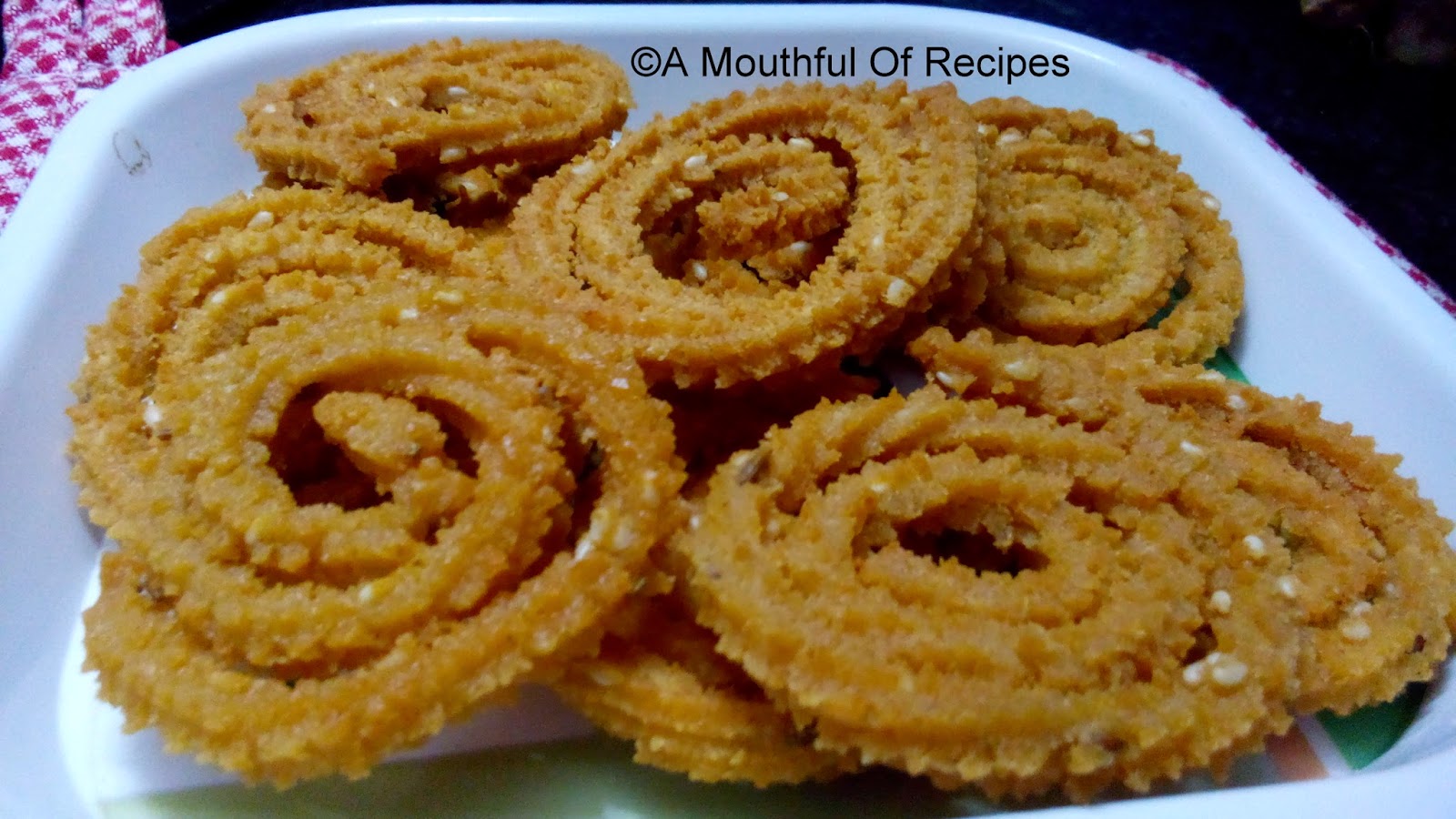 A Mouthful Of Recipes: Chakali ( Murukku) - Diwali Celebration