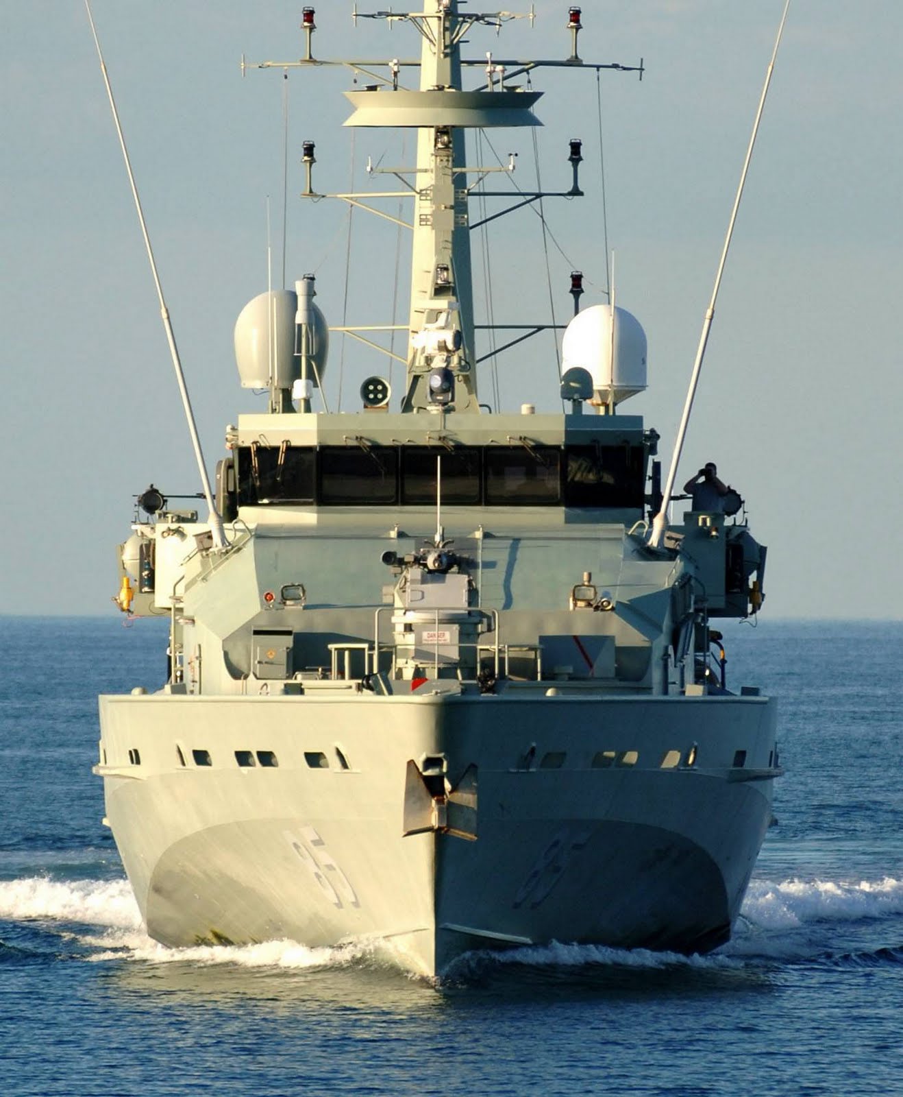 Naval Photos: HMAS Bathurst (ACPB 85)