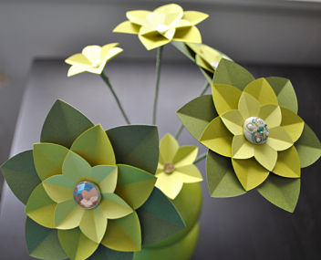 Do It Yourself Weddings: Want To Learn To Make Paper Flowers?
