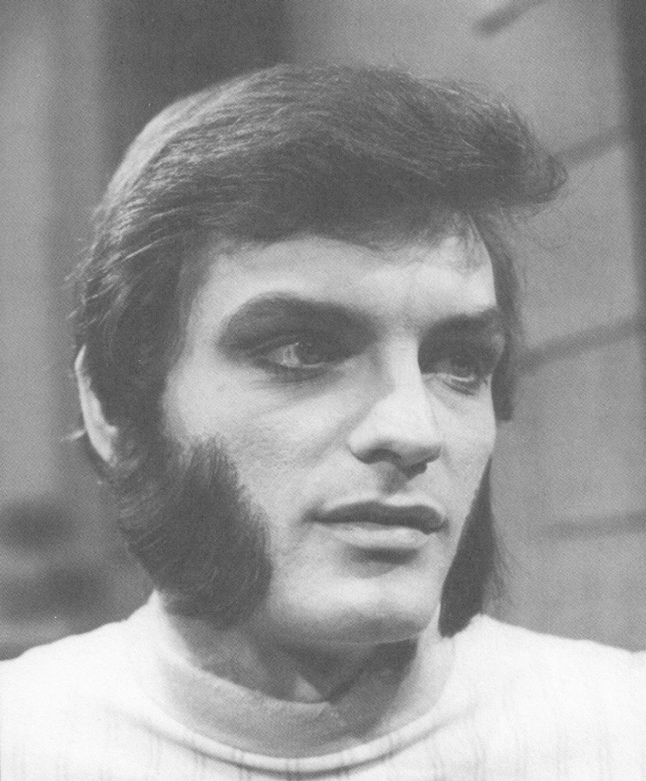 Shadows on the Wall: An Online Dark Shadows Fanzine: Quentin Collins