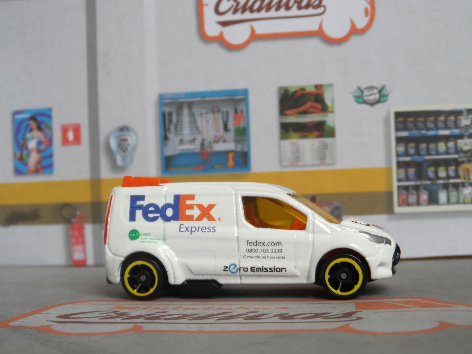 Hot Wheels Customizada FedEx Ford Transit