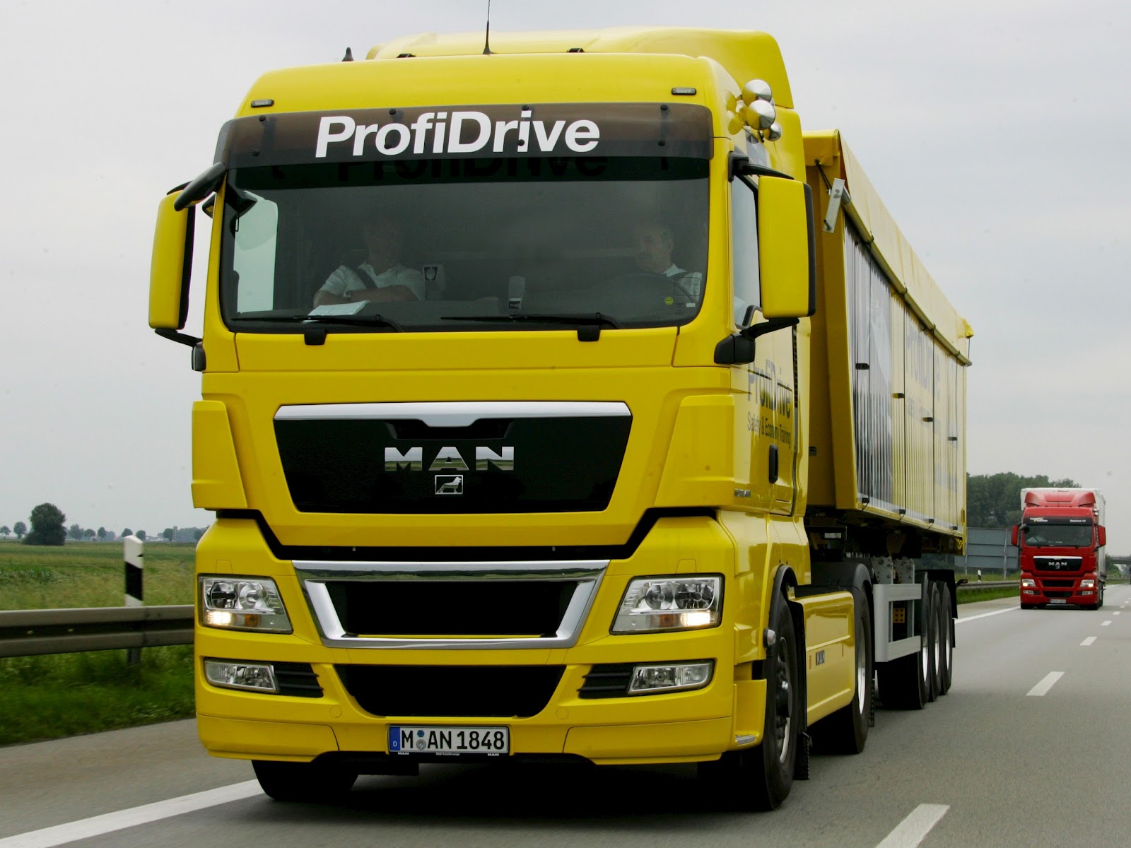 İNTERNETDEKİ KAMYONCU DURAĞI: MAN KAMYON TIR ÇEKİCİ RESİMLERİ FOTOĞRAFLARI