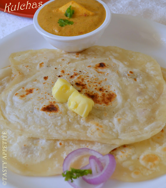 How to make Kulchas at home ( yeast free ) / Simple Kulcha recipe ...