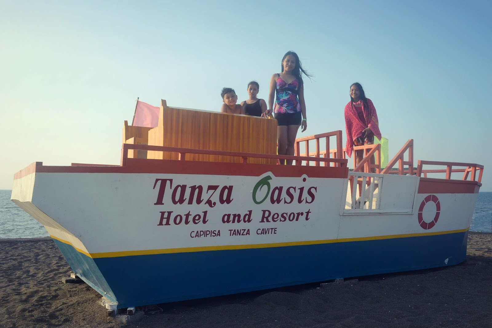 Nolard's Camera: Tanza Oasis Hotel and Resort Nolard's istoryahe