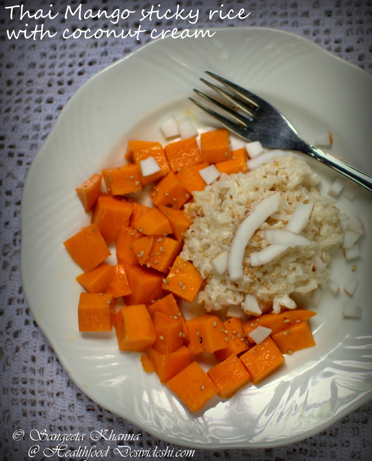 mangoes with coconut sticky rice | Thai dessert Khao Niaow Ma Muang