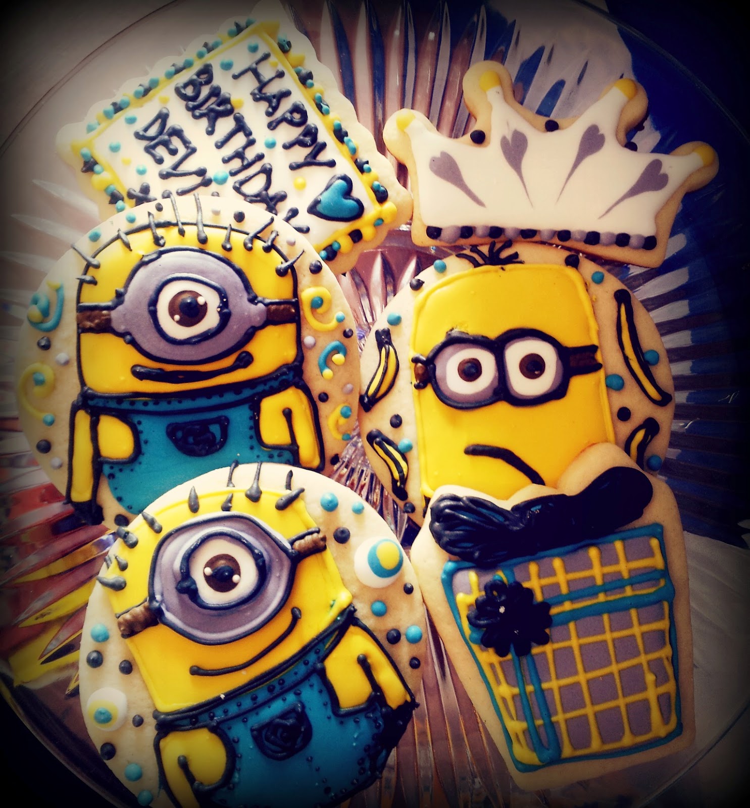 Feeding My Addiction: Slightly Despicable Minion Cookies