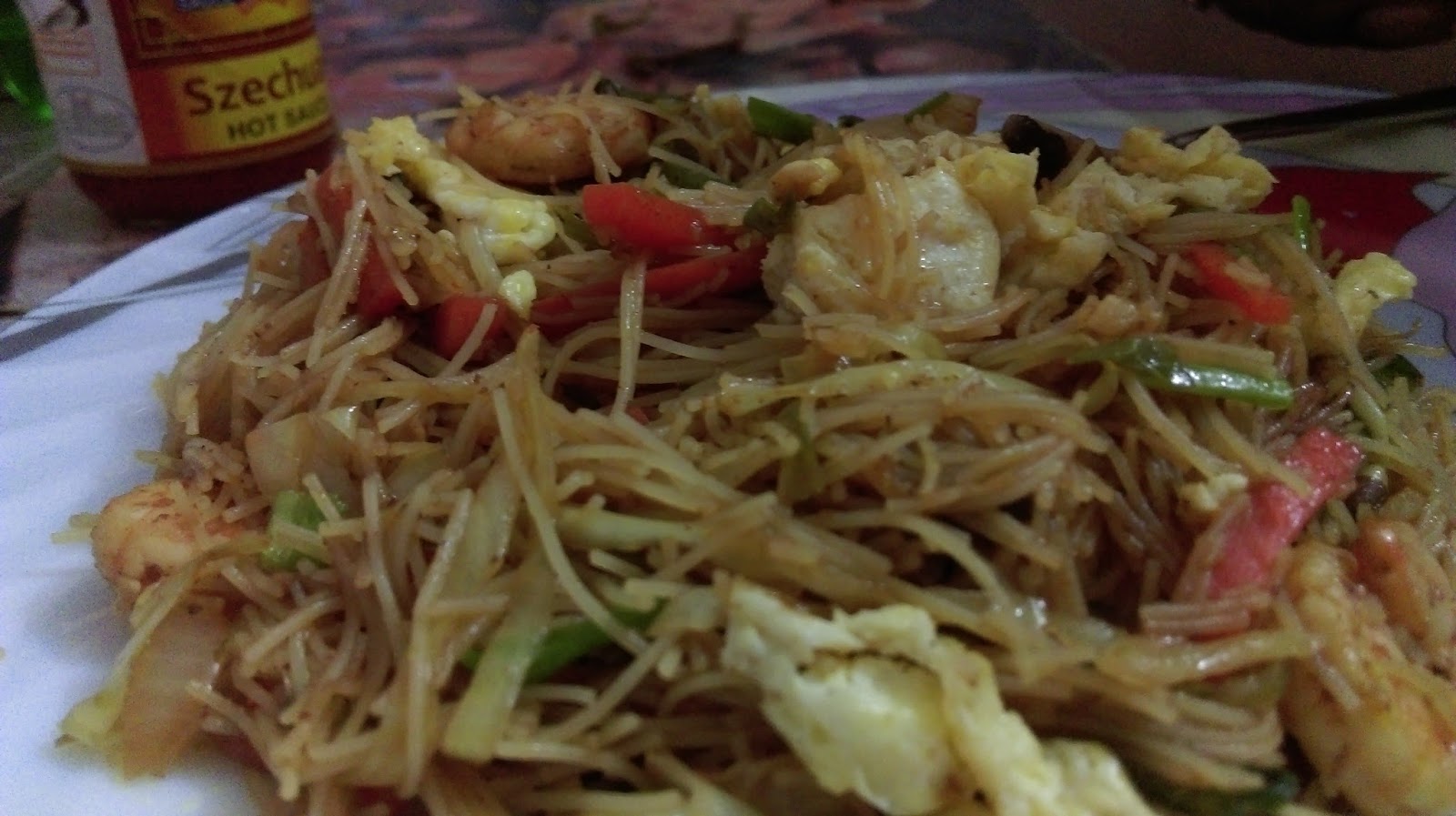 The Moody Chef: Singapore Mei Foon (Rice noodles, Singapore-style)