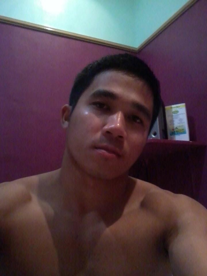 Miong21 @ Blogspot: Boracay Hunk: John Labindao