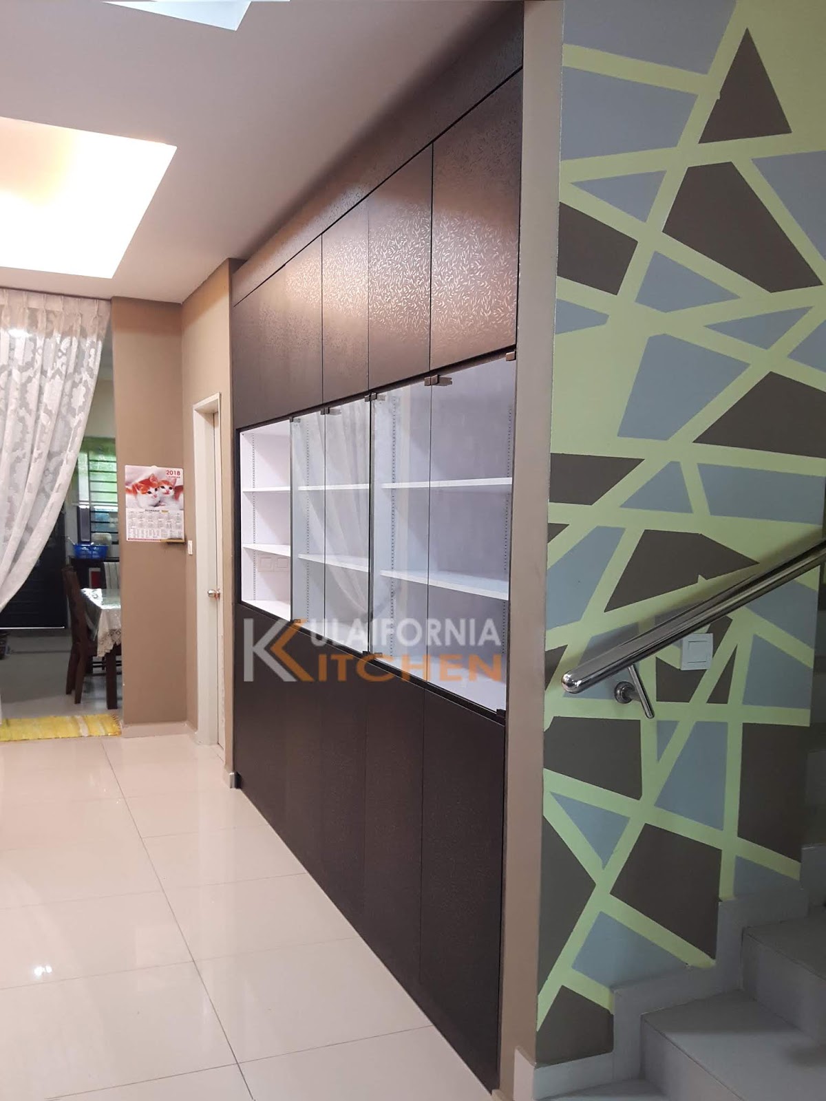 Furniture and kitchen cabinet: Display Wardrobe