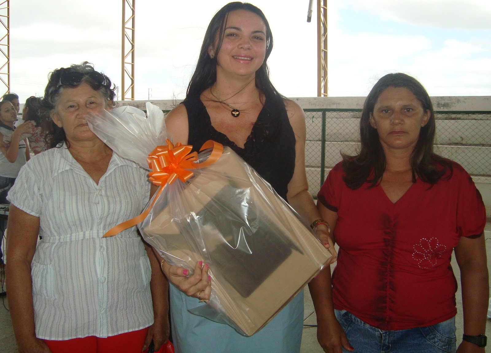 PROF. FAGNER AGUIAR: ALUNOS DA ESCOLA MARIETA CALS RECEBEM PREMIAÇÃO PROF. FAGNER AGUIAR: ALUNOS DA ESCOLA MARIETA CALS RECEBEM PREMIAÇÃO