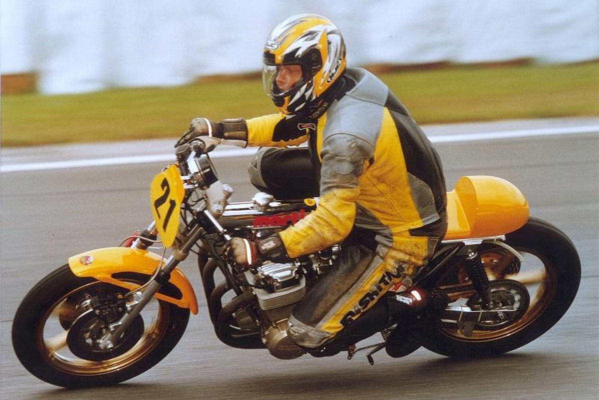 Cling on for dear life !!!: Moto Martin CB750 Café Racers