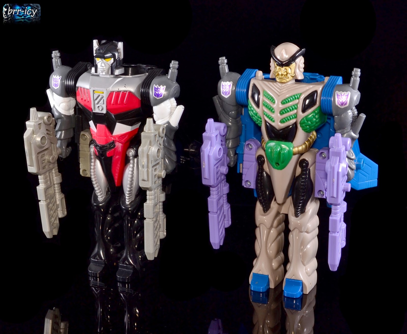 Brr-icy's Transformers Reviews: Black Shadow and Blue Bacchus Comparison