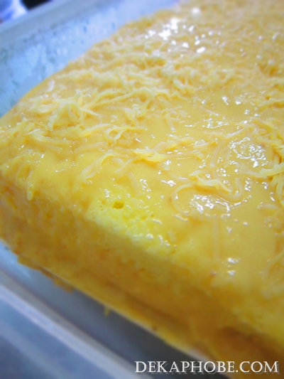 Rodillas Yema Cake