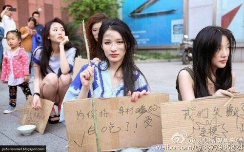 Aneh, Para Model Yang Cantik Ini Jadi Pengemis Kerana Dibuang Kerja ...