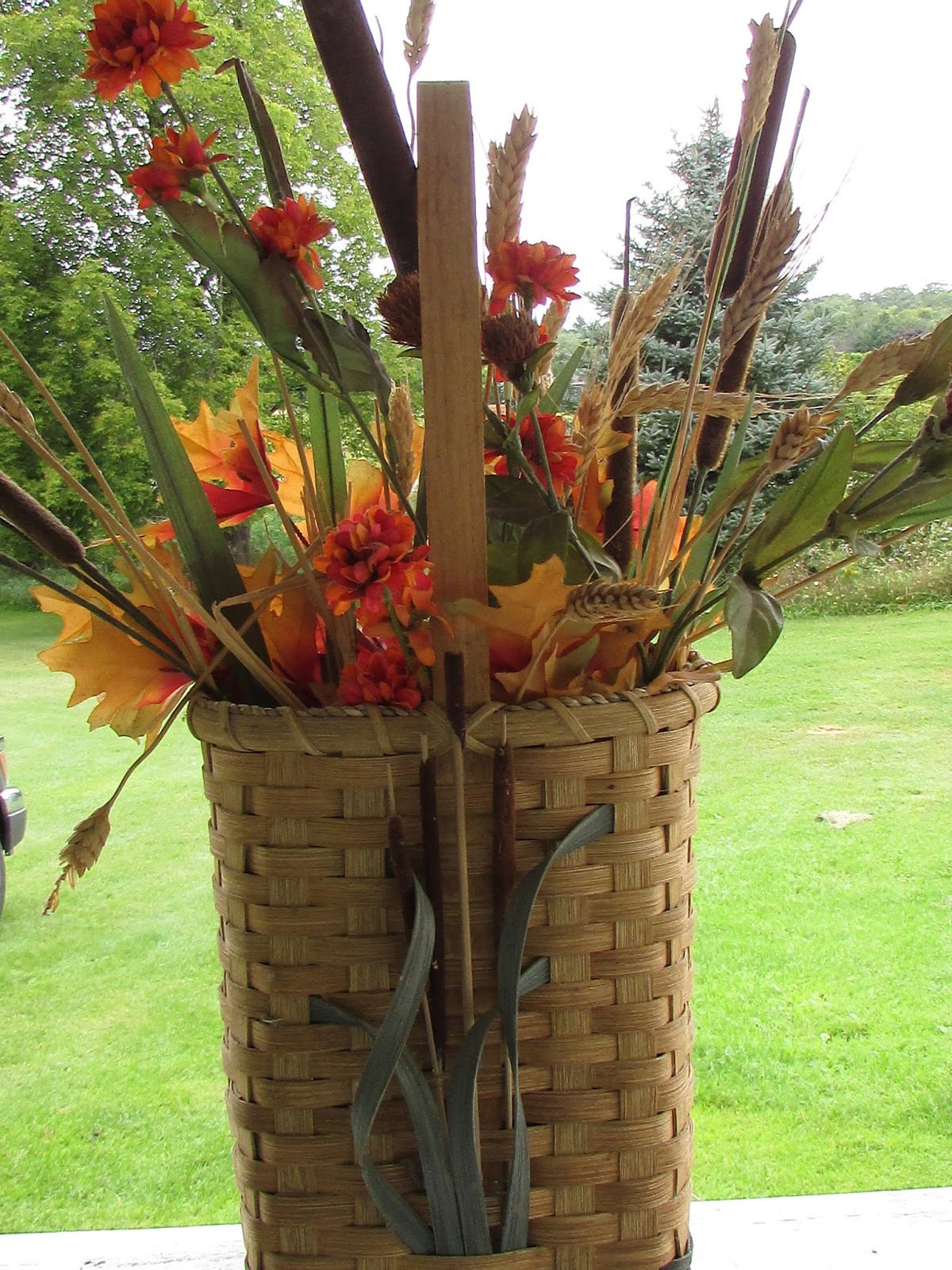 Scrappy Sam Designs: Sunflower Rosette Basket