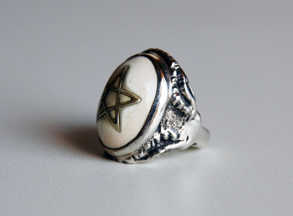Alex Streeter Oddities: Angel Heart Ring NY White