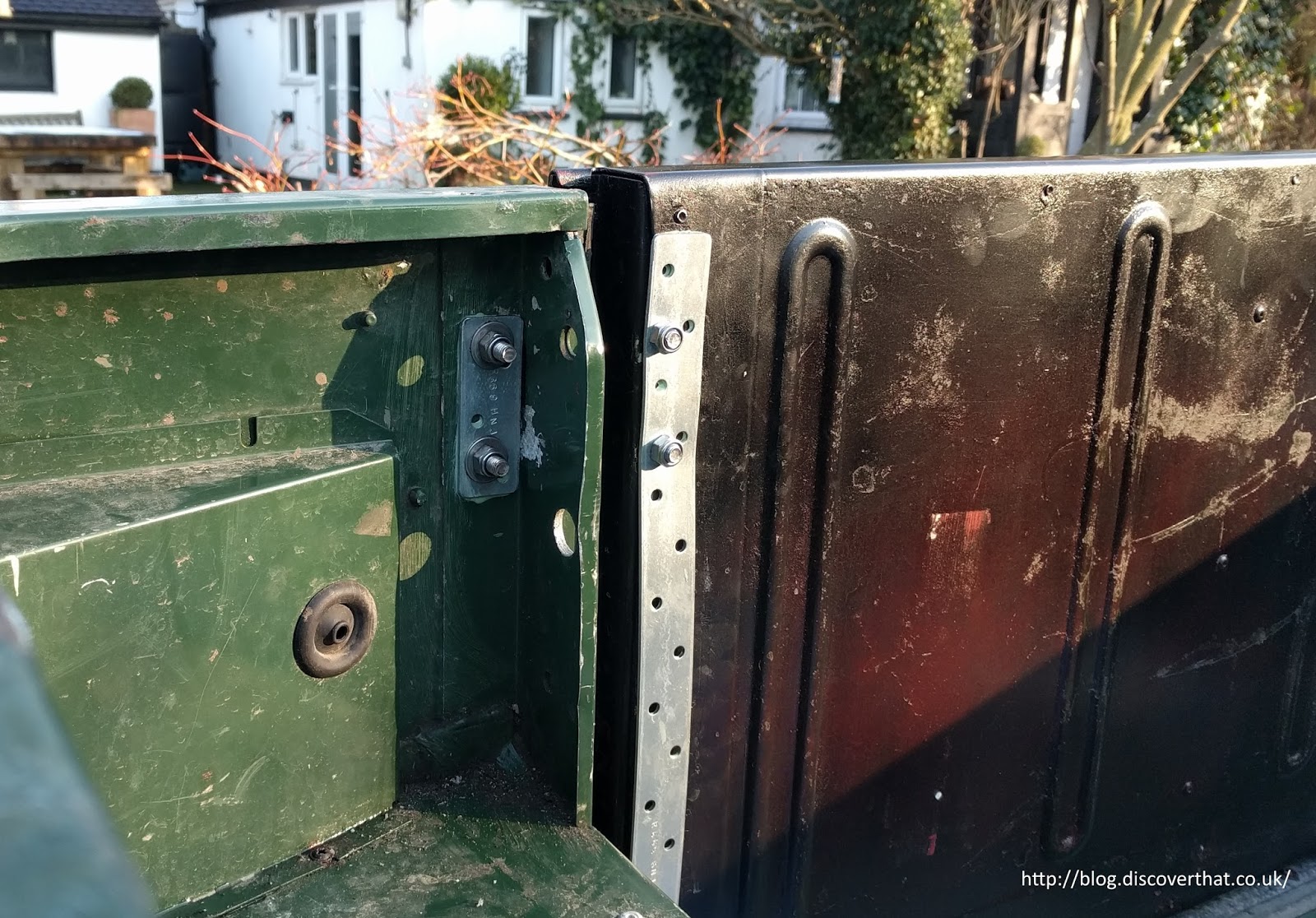 DiscoverThat - Journal: Side opening tailgate