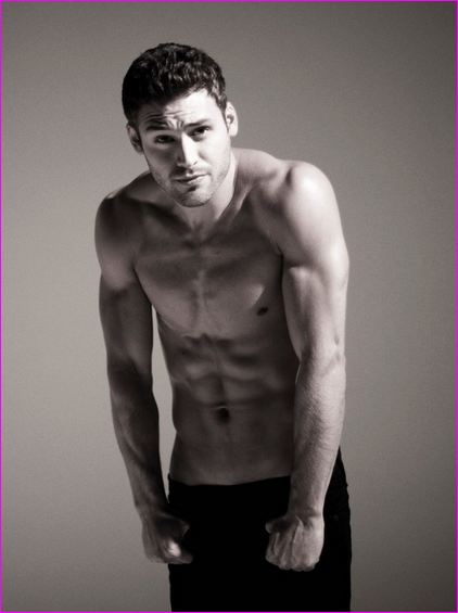 VJBrendan.com: Ryan Guzman at the 'Step Up Revolution' Premiere