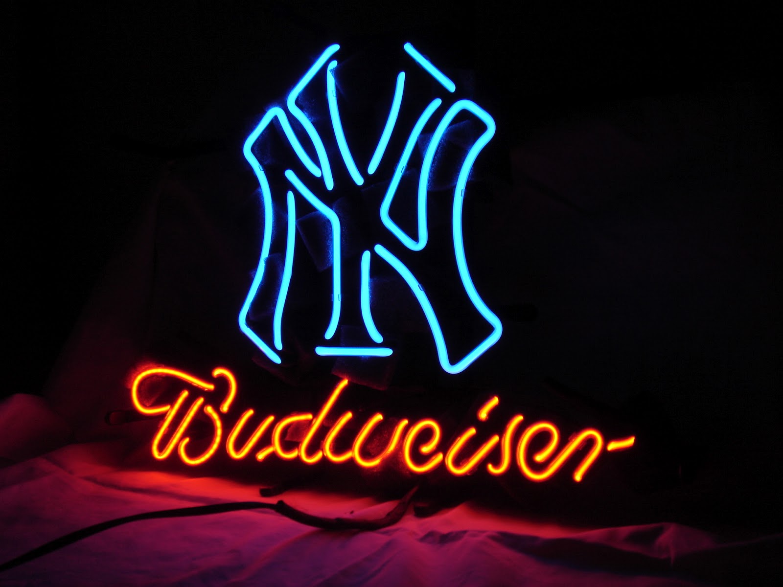 Wiki Neon Sign Blog: Budweiser MLB New York NY YANKEES Neon Sign 17" x ...
