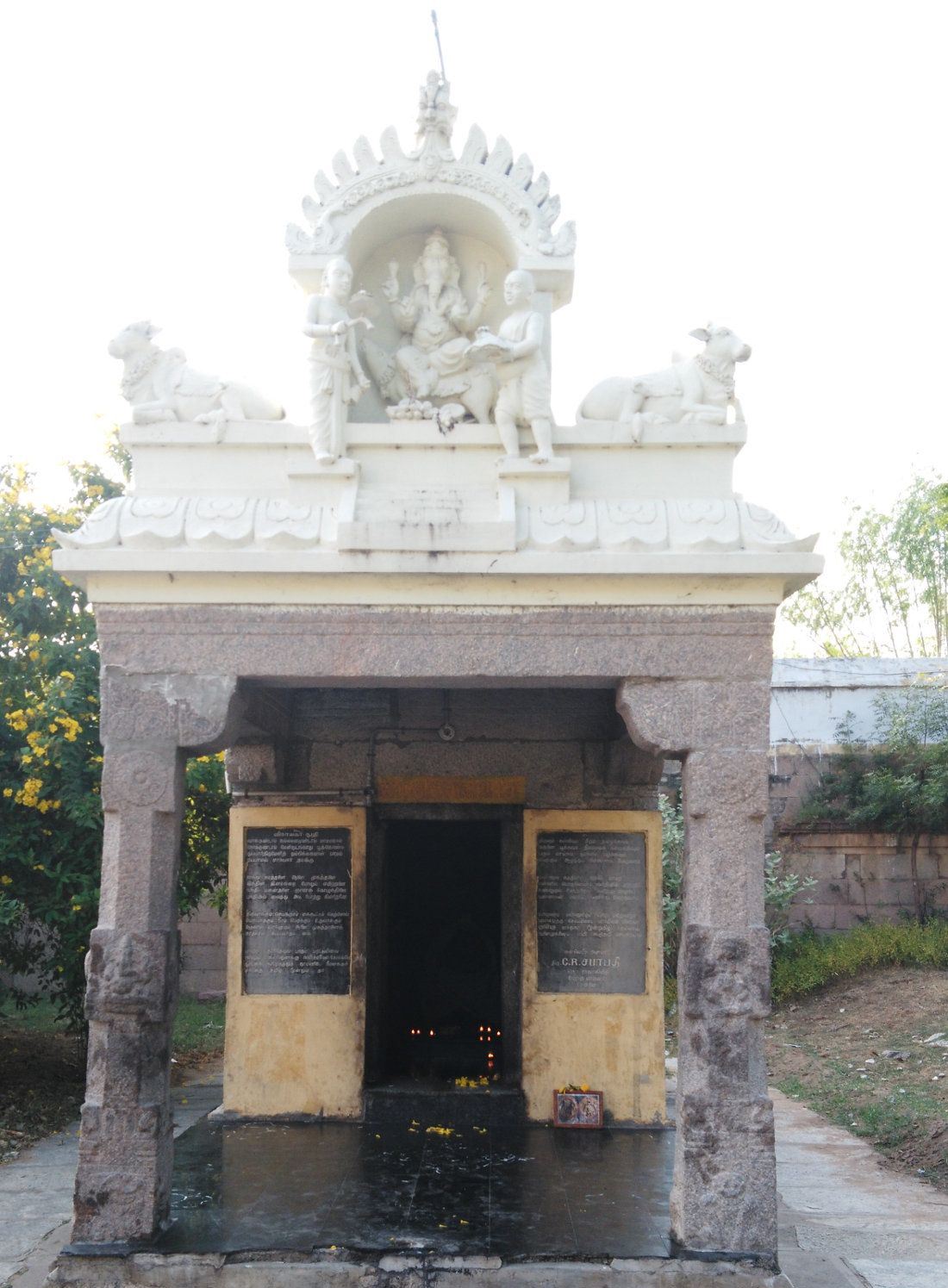 Tamilnadu Tourism: Jalanatheeswarar Temple, Thakkolam – The Temple