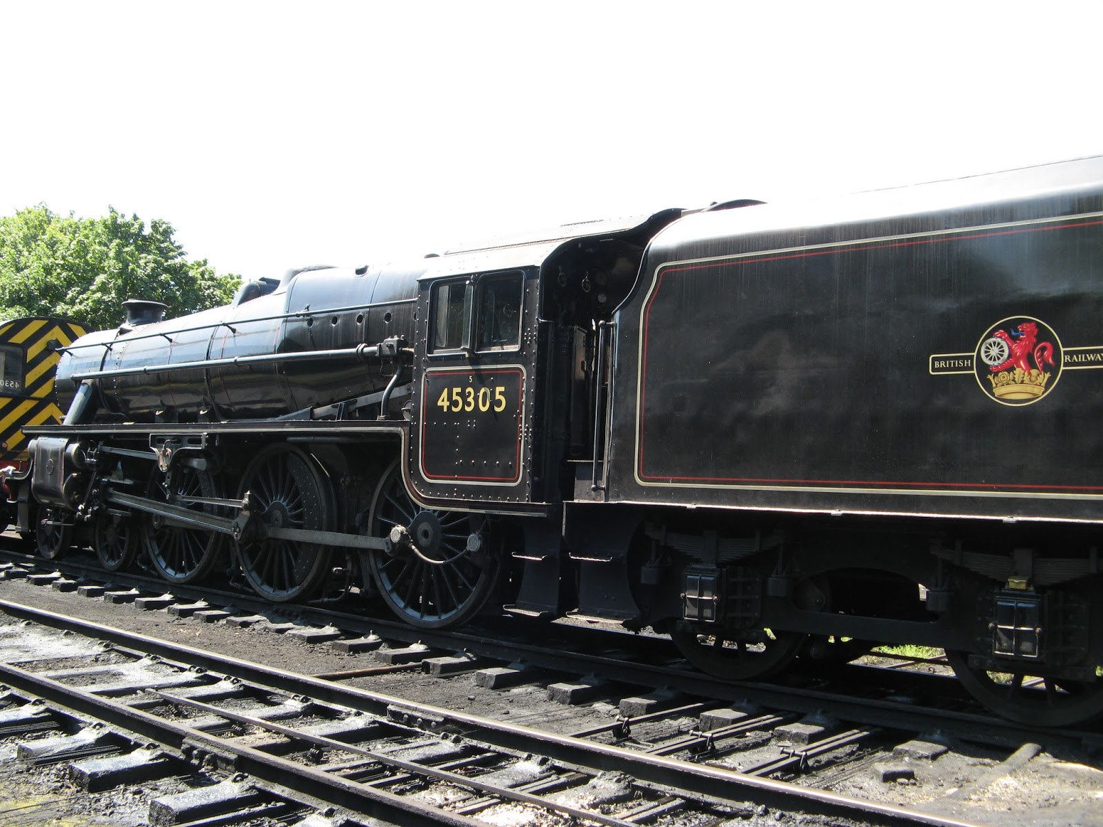 Steam Memories: Black five 45305 AKA LMS 5305 and The Drapers engine.