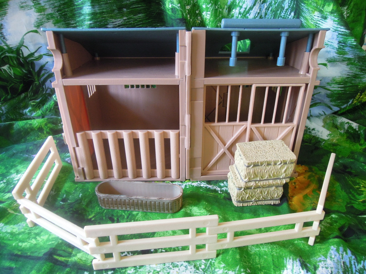 Just for fun :-): ♛COLLECTA: 很搭森林家族的馬廄 COLLECTA Stables
