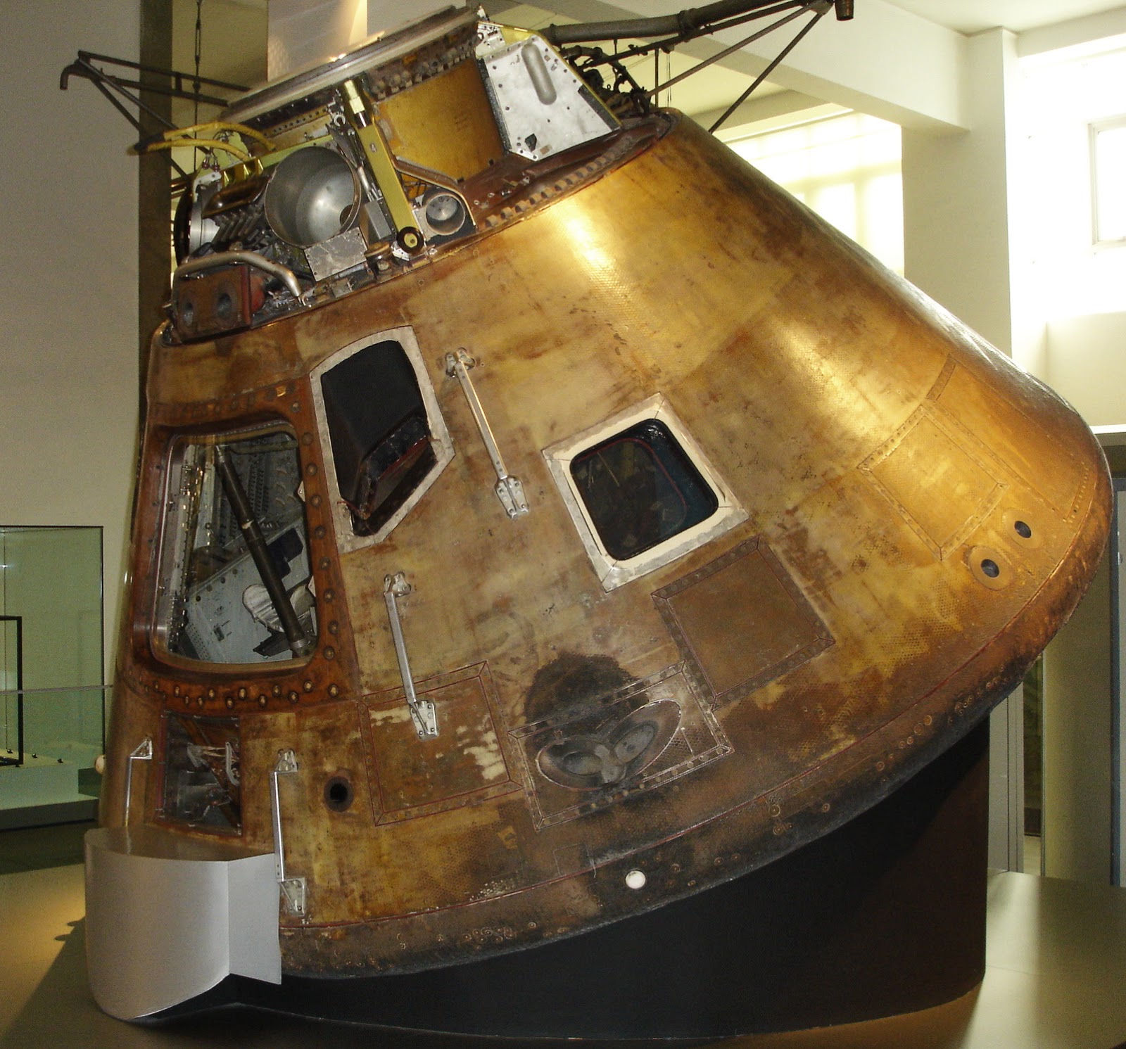 SPACE RELICS: La capsule Apollo 10 – Charlie Brown - au Science Museum ...