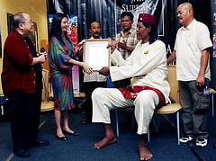 Suparwono, Manusia Tertinggi di Indonesia | Pustaka Ilmu