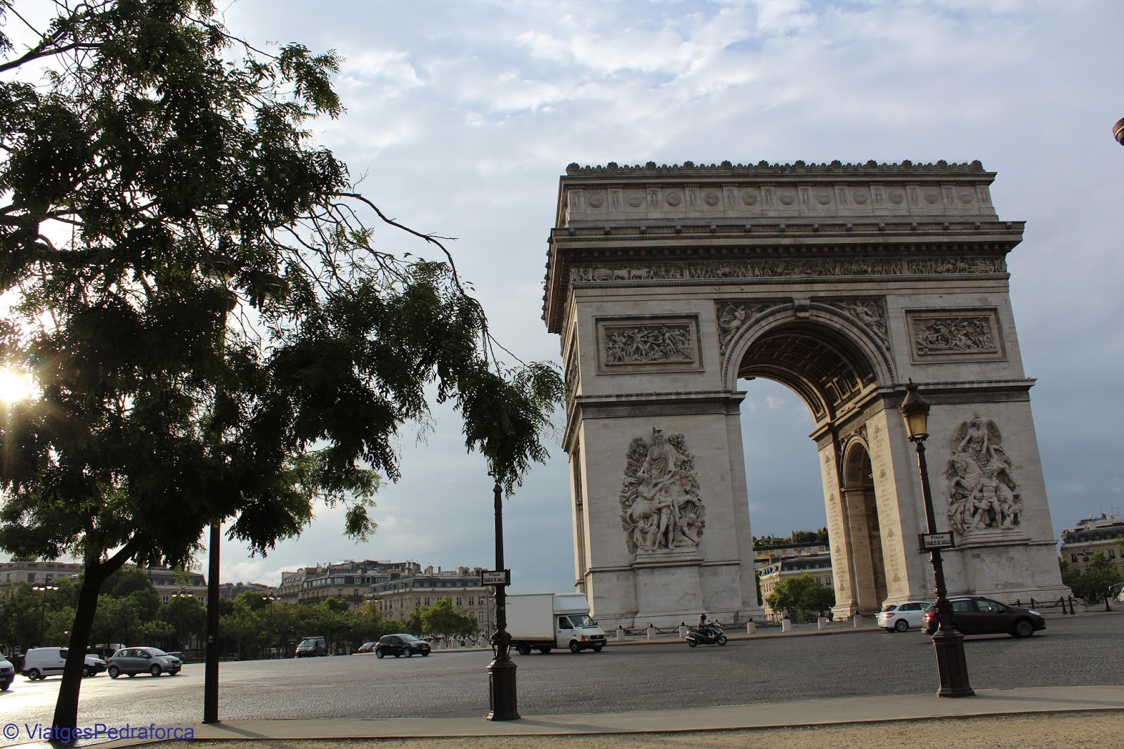 10 ARCS DE TRIOMF: DE ROMA A L'ACTUALITAT