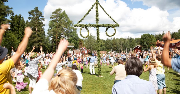 The Book of Sassafras: A MIDSUMMERS MAY-EVE NIGHTS DREAM