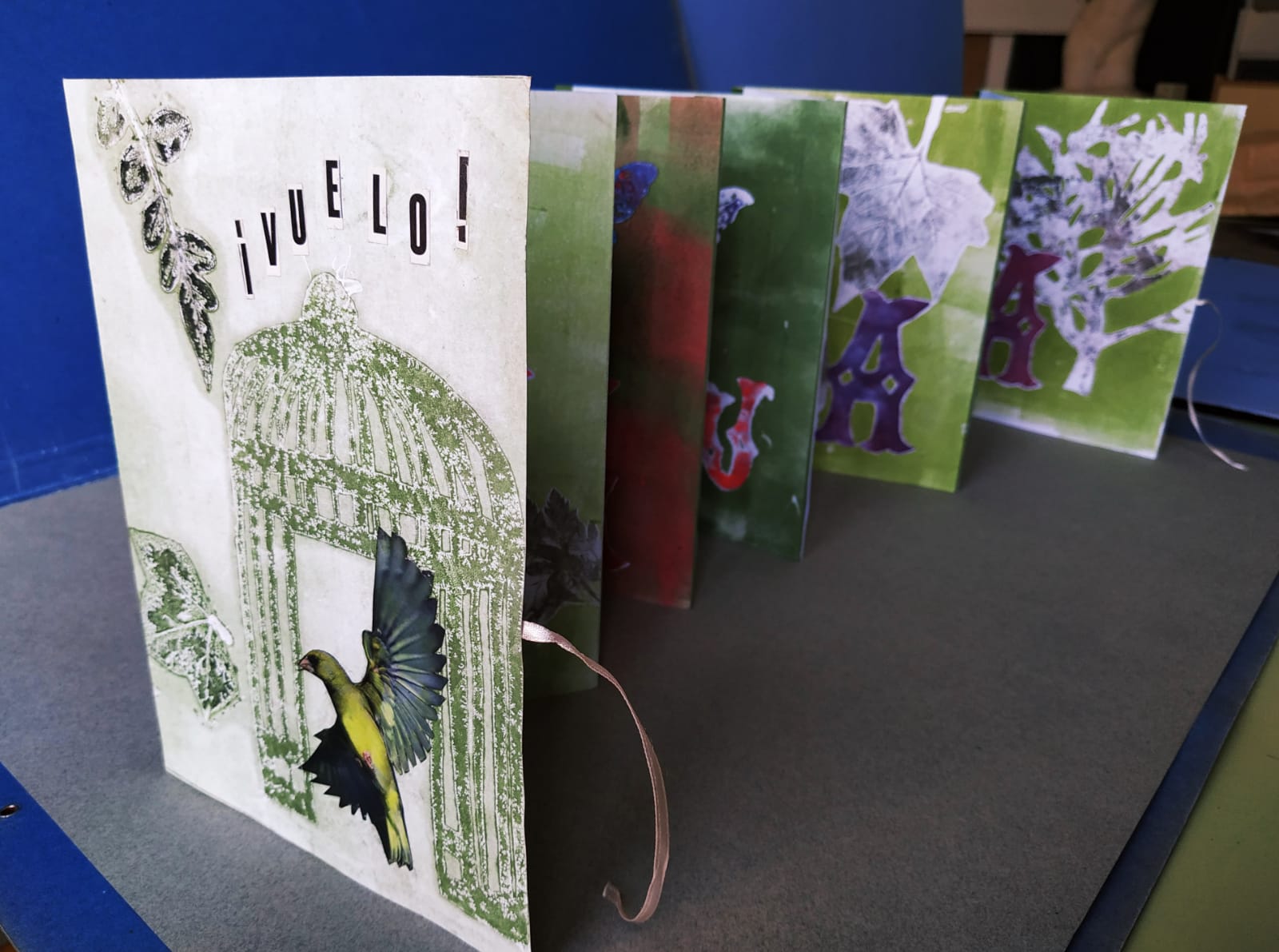 ENTRE LOMOS: LIBROS DESPLEGABLES