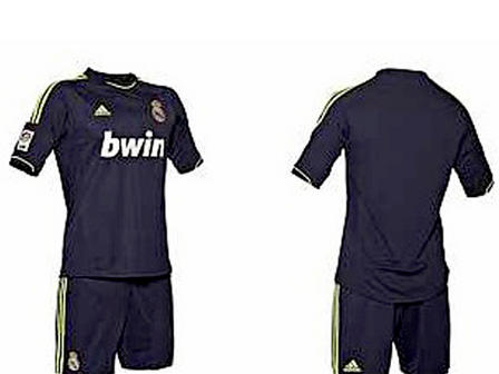 Real Madrid C.F: Real Madrid presenta sus nuevos uniformes.
